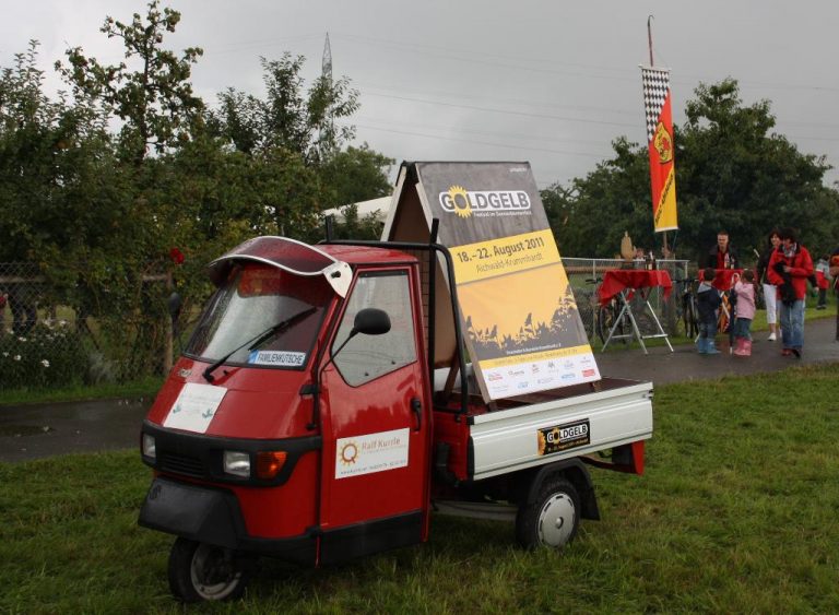 Goldgelb on tour - GOLDGELB - Festival im Sonnenblumenfeld